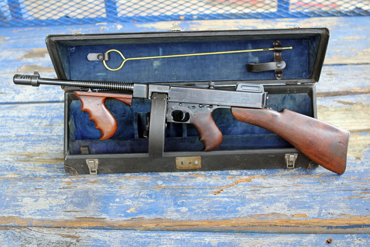 1921 Thompson Sub Machine Gun, serial number 4339, caliber 45 ACP | Ten ...